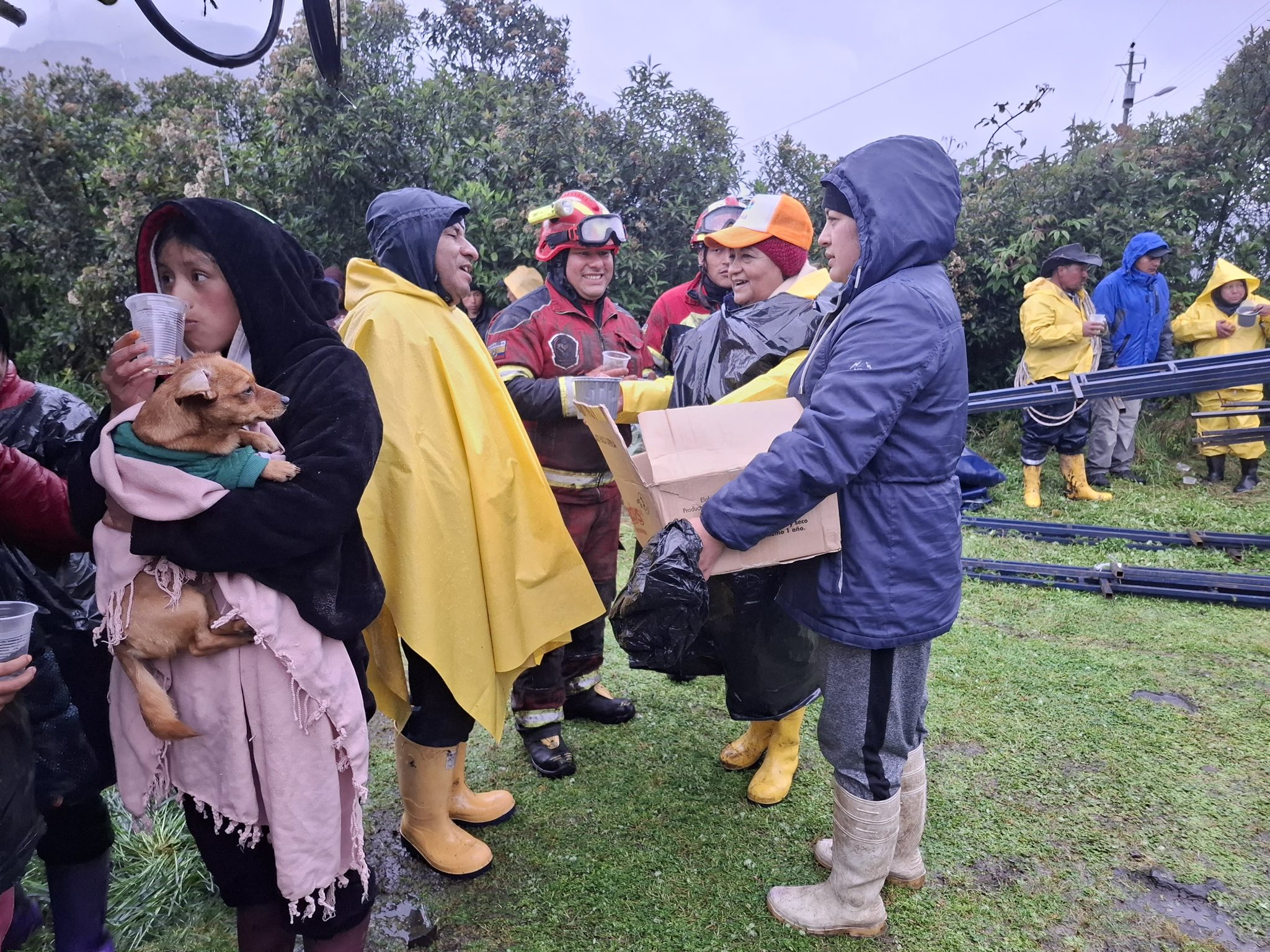 AYUDA HUMANITARIA SE MOVILIZA POR DAMNIFICADOS EN EL TAMBO - AME